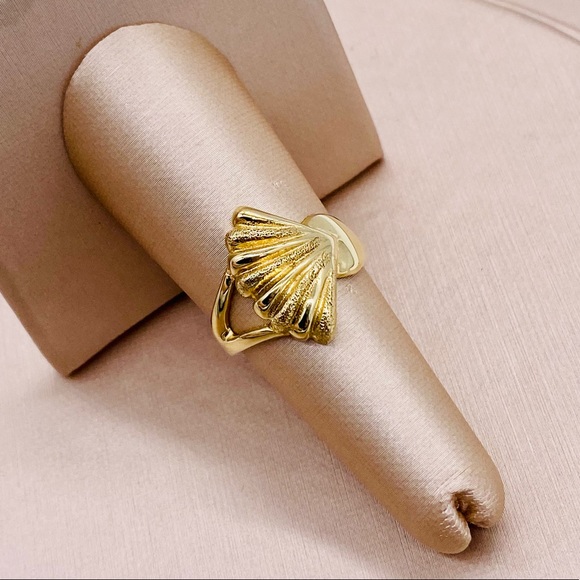 Kay Jewelers | Jewelry | Euc Antique 4k Yellow Gold Scallop Shell Ring ...